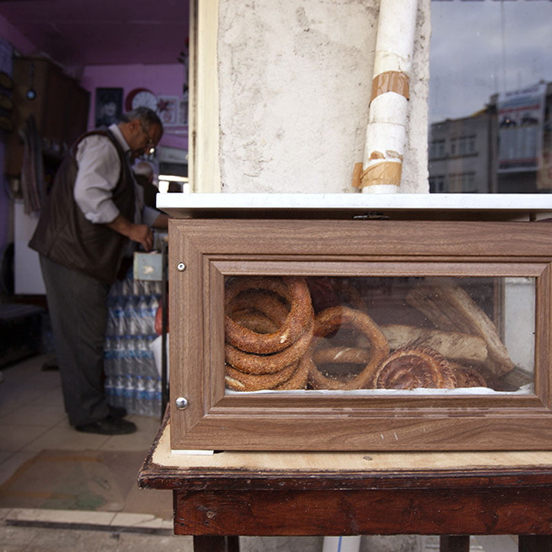 Simit ve çay üzerine..